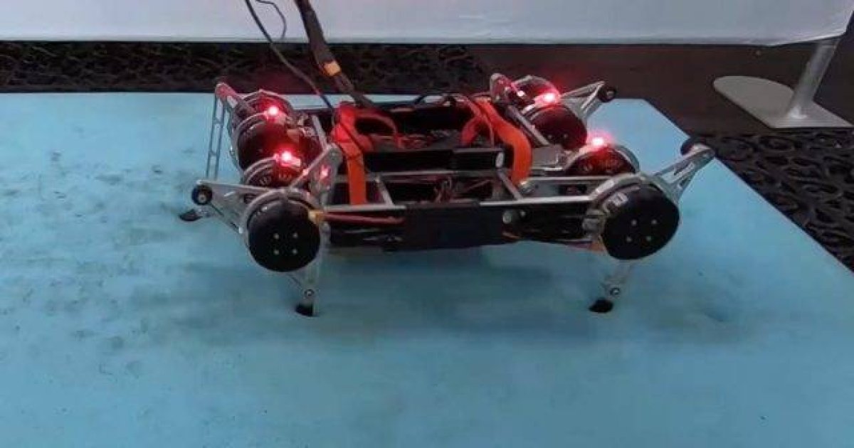 Google desarrolla un robot que es capaz de aprender a caminar si mismo