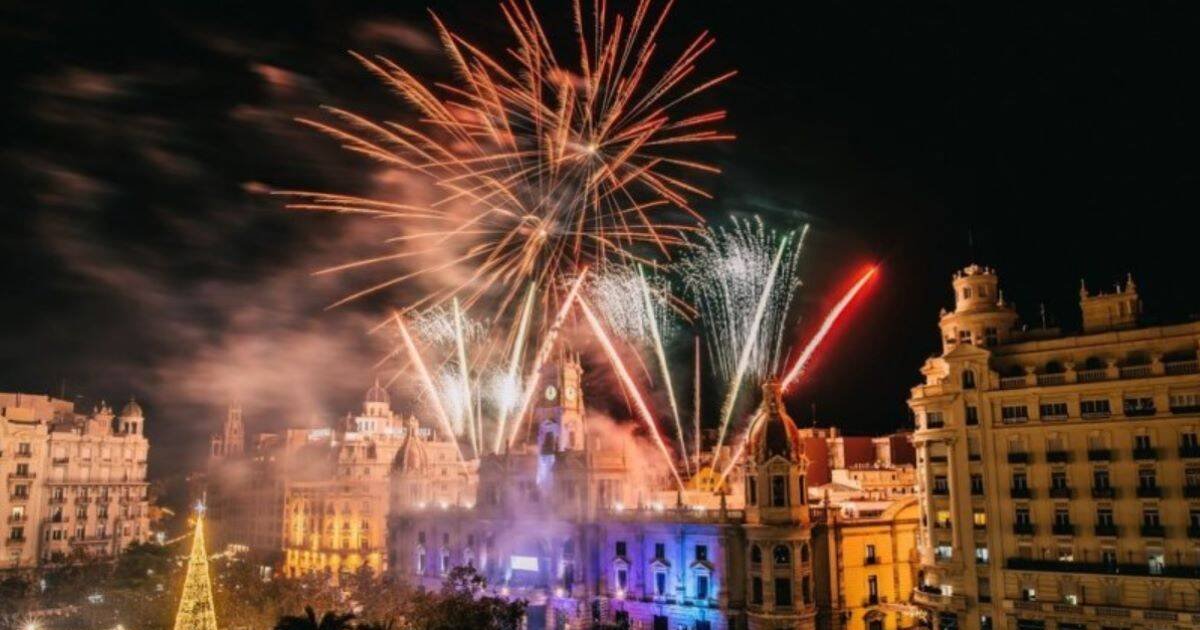 À Punt ofrece esta noche el espectáculo pirotécnico más grande de España