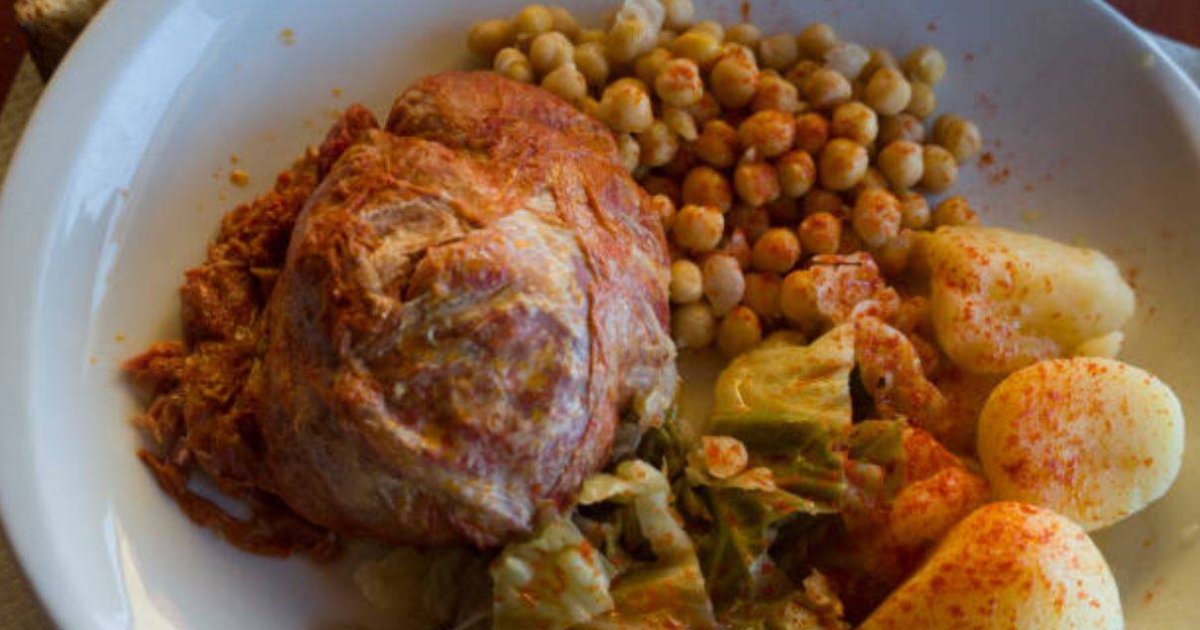 Delicias del Bierzo: receta de botillo con garbanzos al estilo tradicional