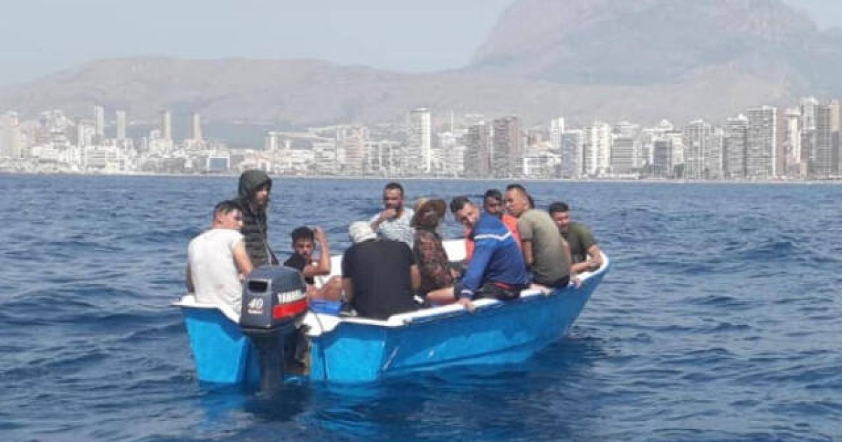 Veinte inmigrantes más llegan en patera a Alicante durante el fin de semana