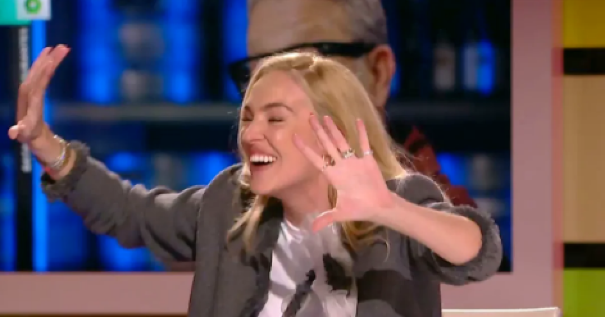 Las intimidades de la presentadora Isabel Forner dentro de la ducha ...