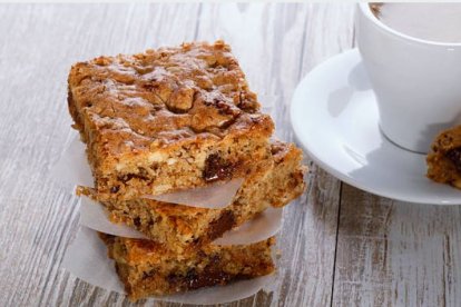 Receta de blondies o brownies rubios: el postre americano que ...