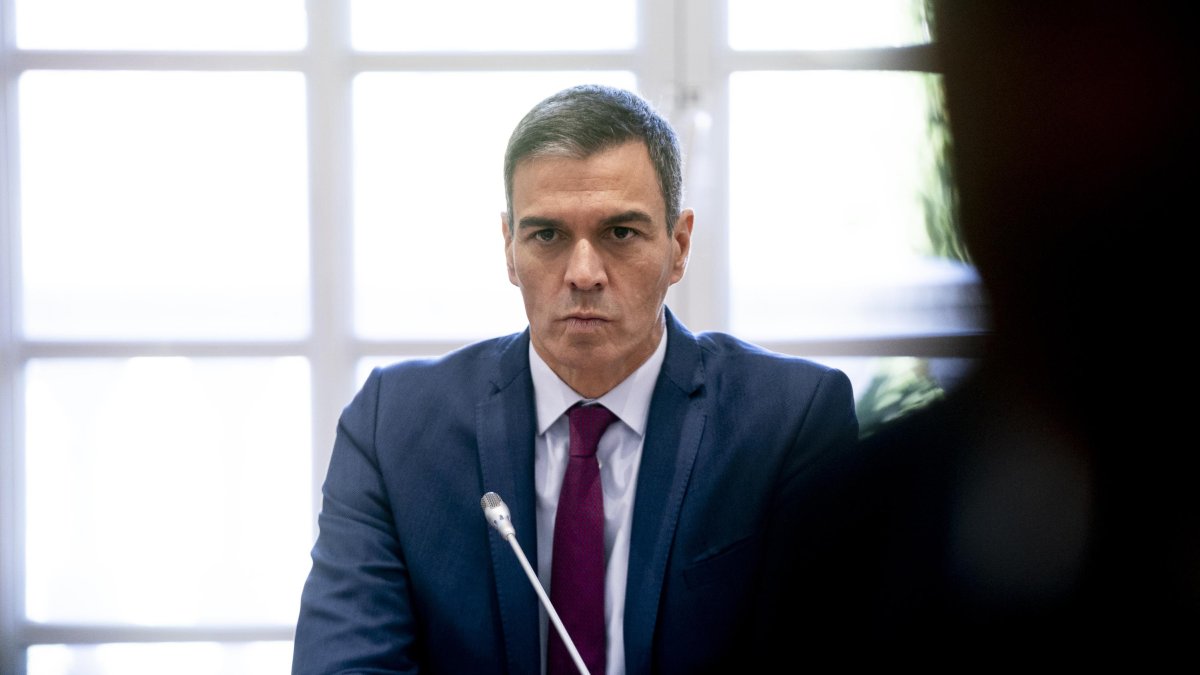 Las piruetas de Sánchez sin límites: de ningunear al Congreso a pedir a ...