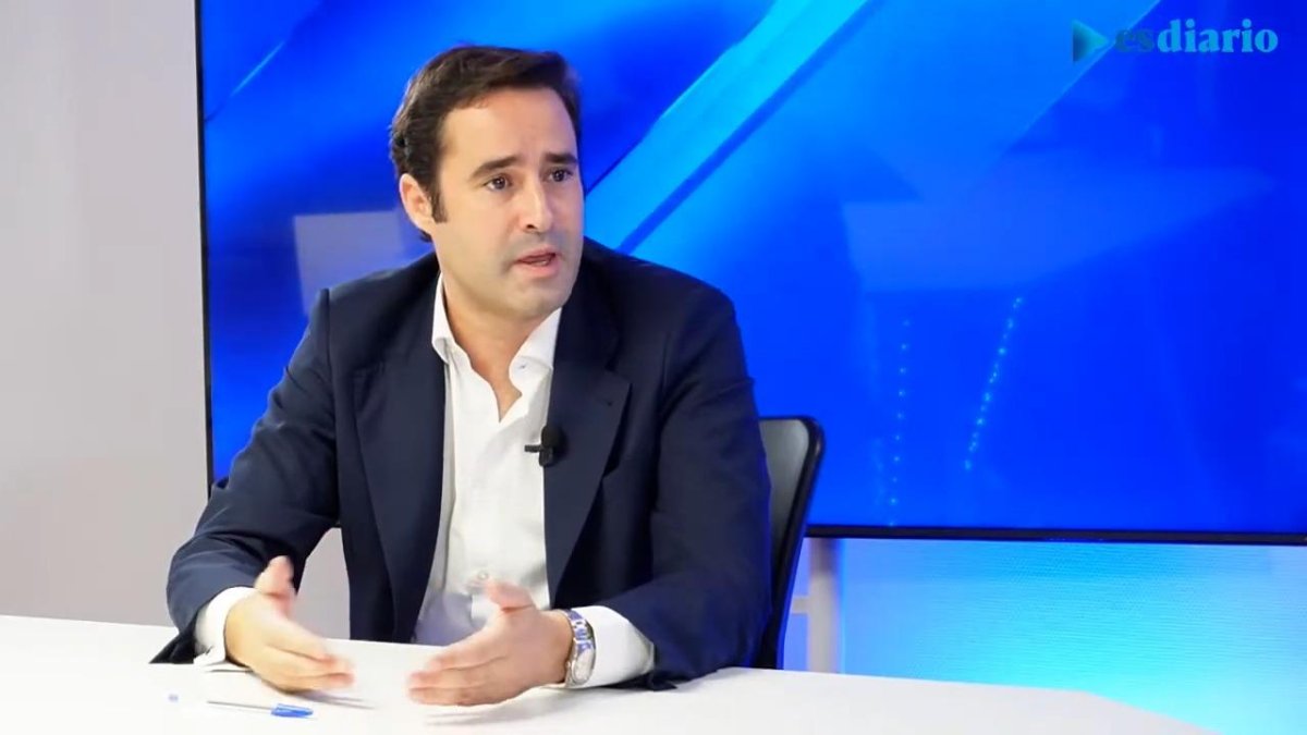 Ignacio Hoces (Vox): "No puede haber pactos con el PP si continúan ...