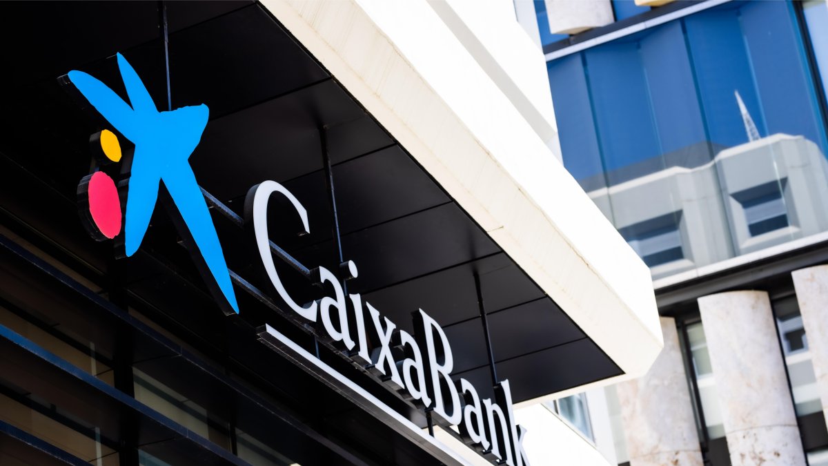CaixaBank y ENISA lanzan la 18ª edición de los Premios EmprendeXXI