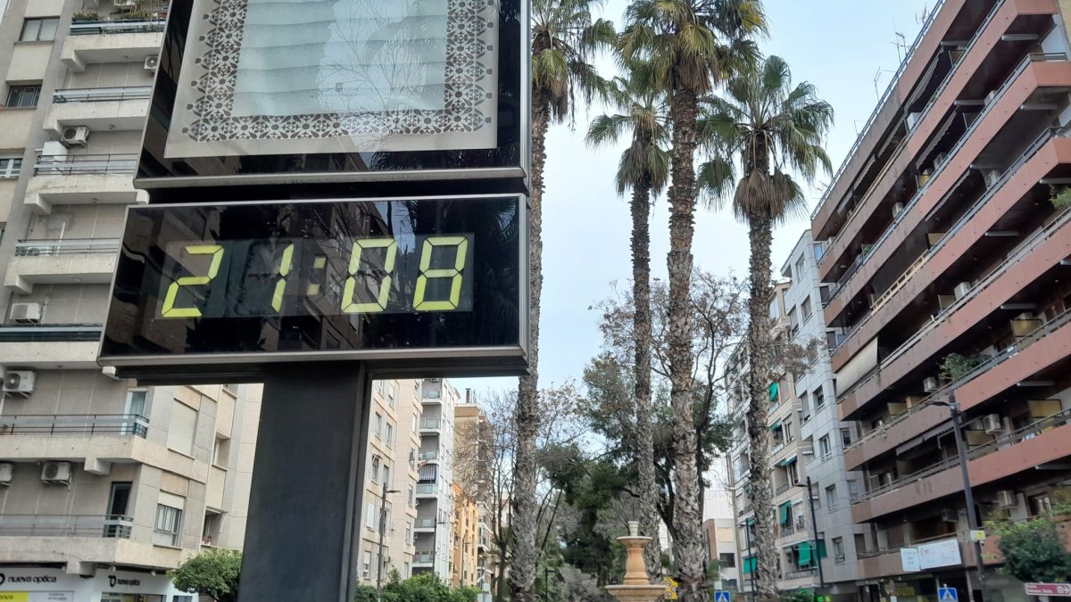 "Reloj, no marques las horas" en la Fuente de las Ranas de Torrent