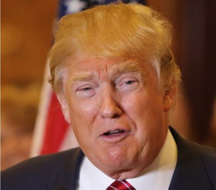¿Qué le pasa al tinte de pelo de Donald Trump?