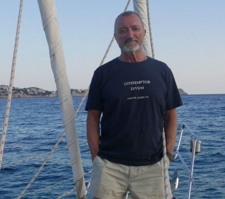 Quién es Arturo Pérez Reverte, periodista, escritor e invitado de ‘El ...