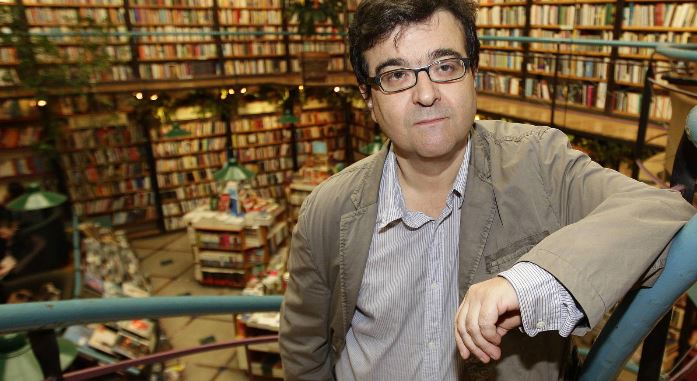 Quién es Javier Cercas, el escritor que acaba de ingresar en la RAE