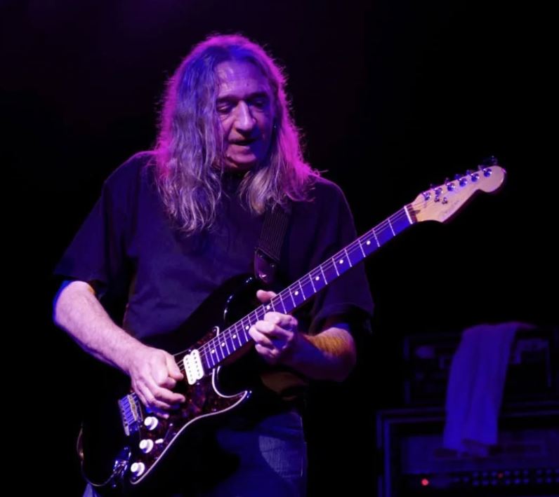 Vida actual del rockero Rosendo Mercado: la voz tras la canción ...