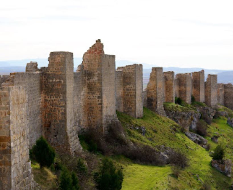El Castillo de Gormaz en Soria: la fortaleza califal más grande de Europa