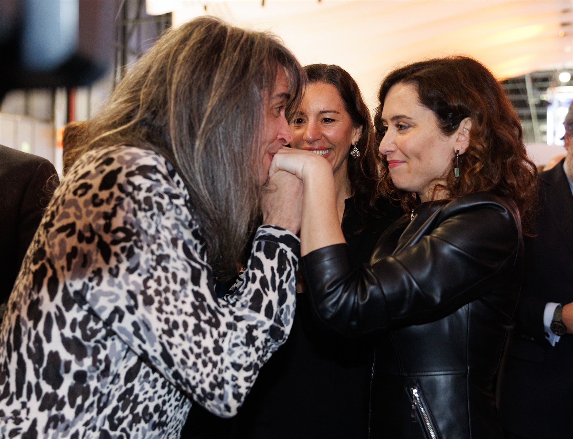 Alaska responde indignada al lío de Mario Vaquerizo con Isabel Díaz Ayuso