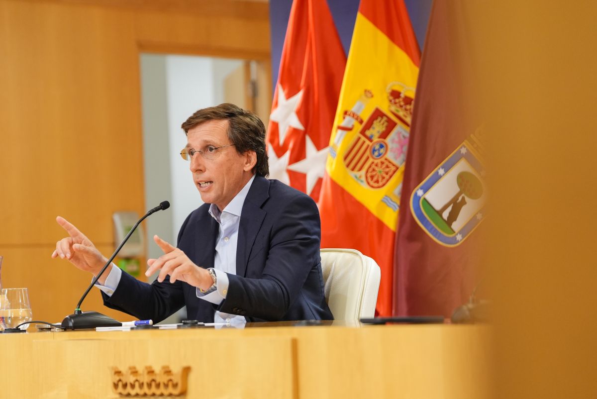 Almeida fulmina a Ortega Smith: “Más neuronas y menos testosterona en ...