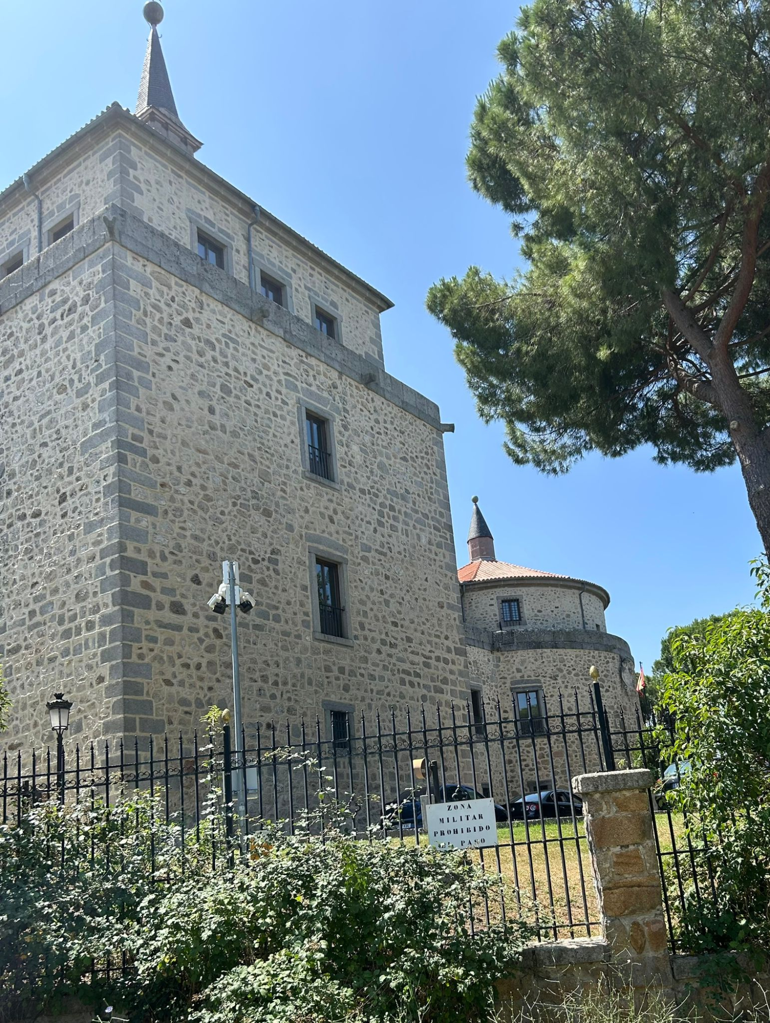 El pueblo de Madrid que esconde tesoros: la sensual Leda, el rey roto y ...