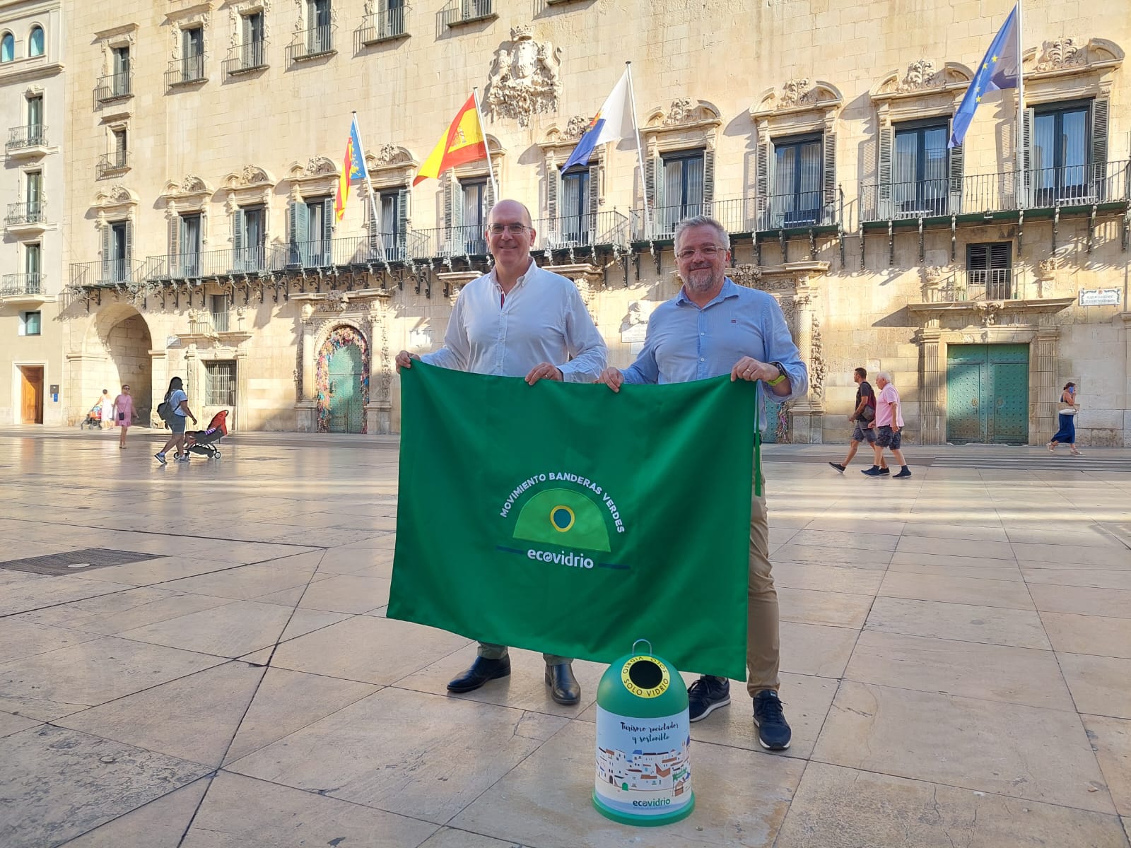 Más de 250 locales de hostelería se suman al movimiento de Banderas ...