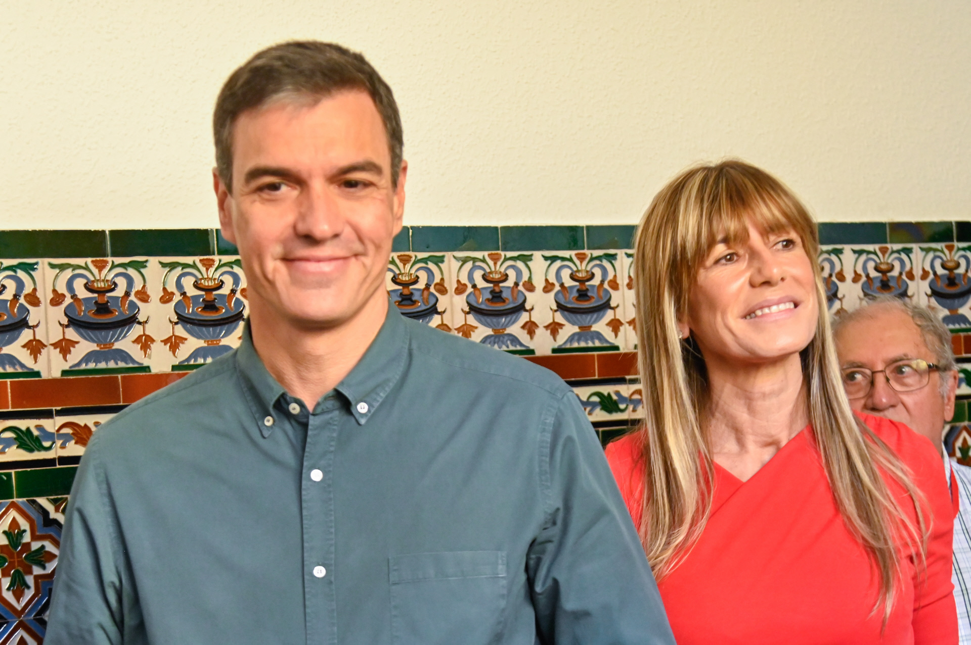 Sánchez y Begoña Gómez, atrapados por Koldo en el escándalo de la OMT y ...
