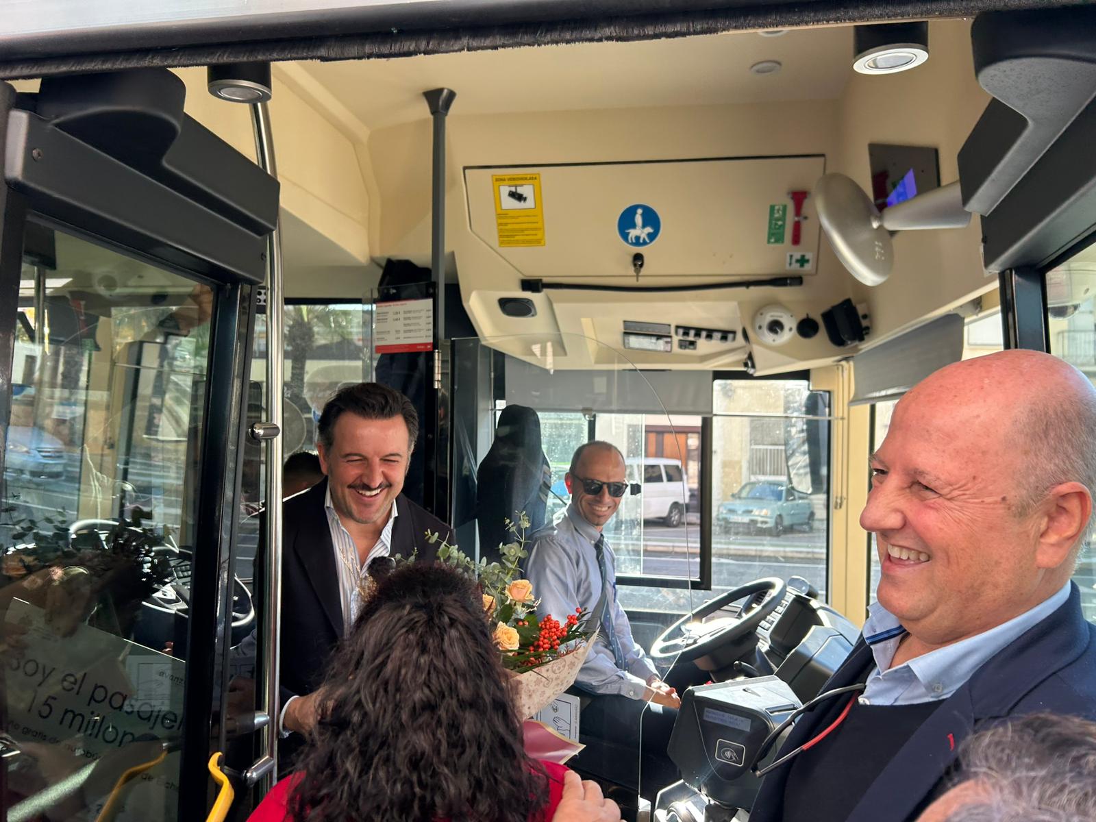 15’3 millones de pasajeros se suben al bus urbano de Elche en 2025