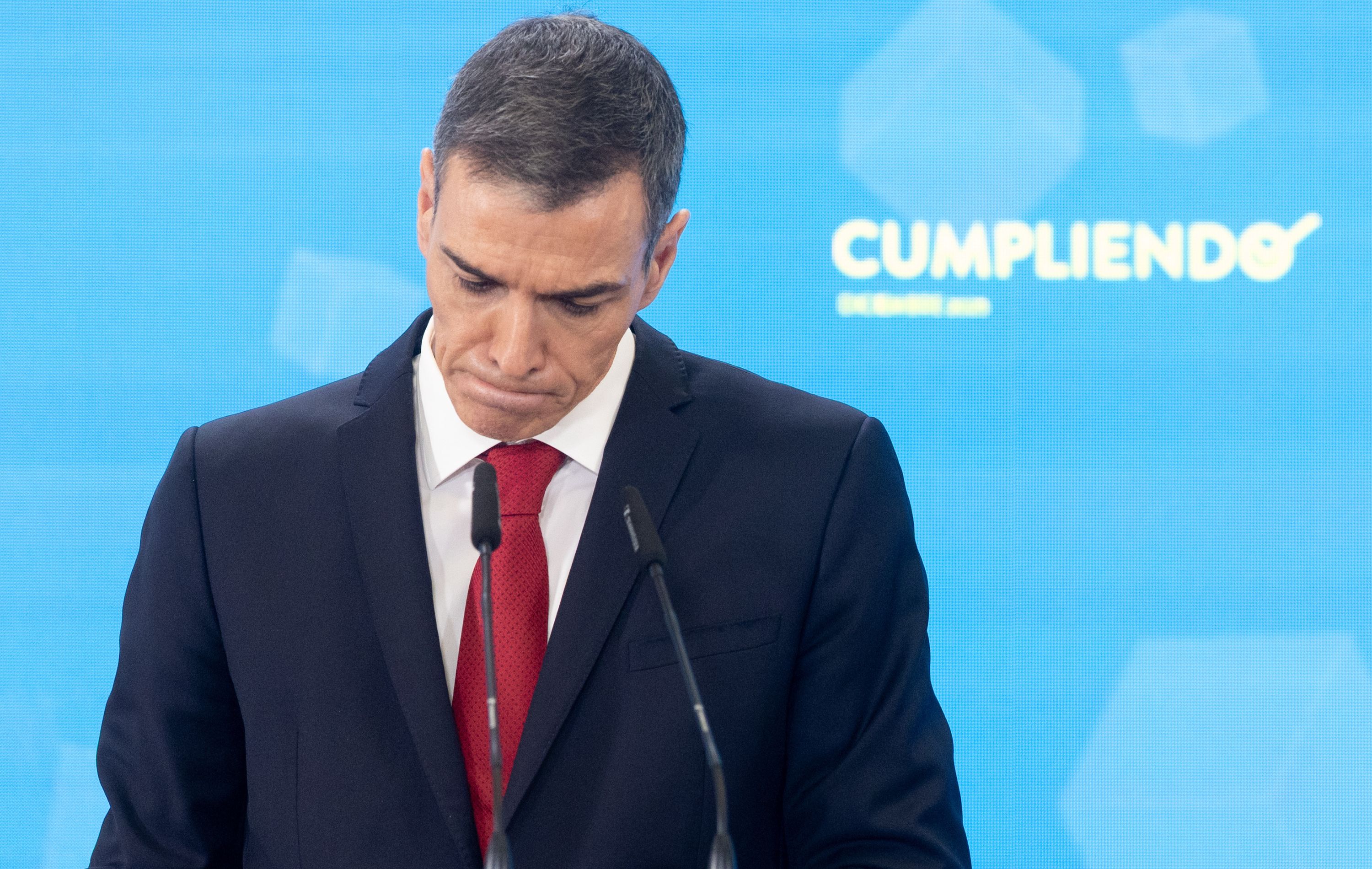 El PSOE se examina a sí mismo, aprueba con nota y saca pecho: el colmo ...