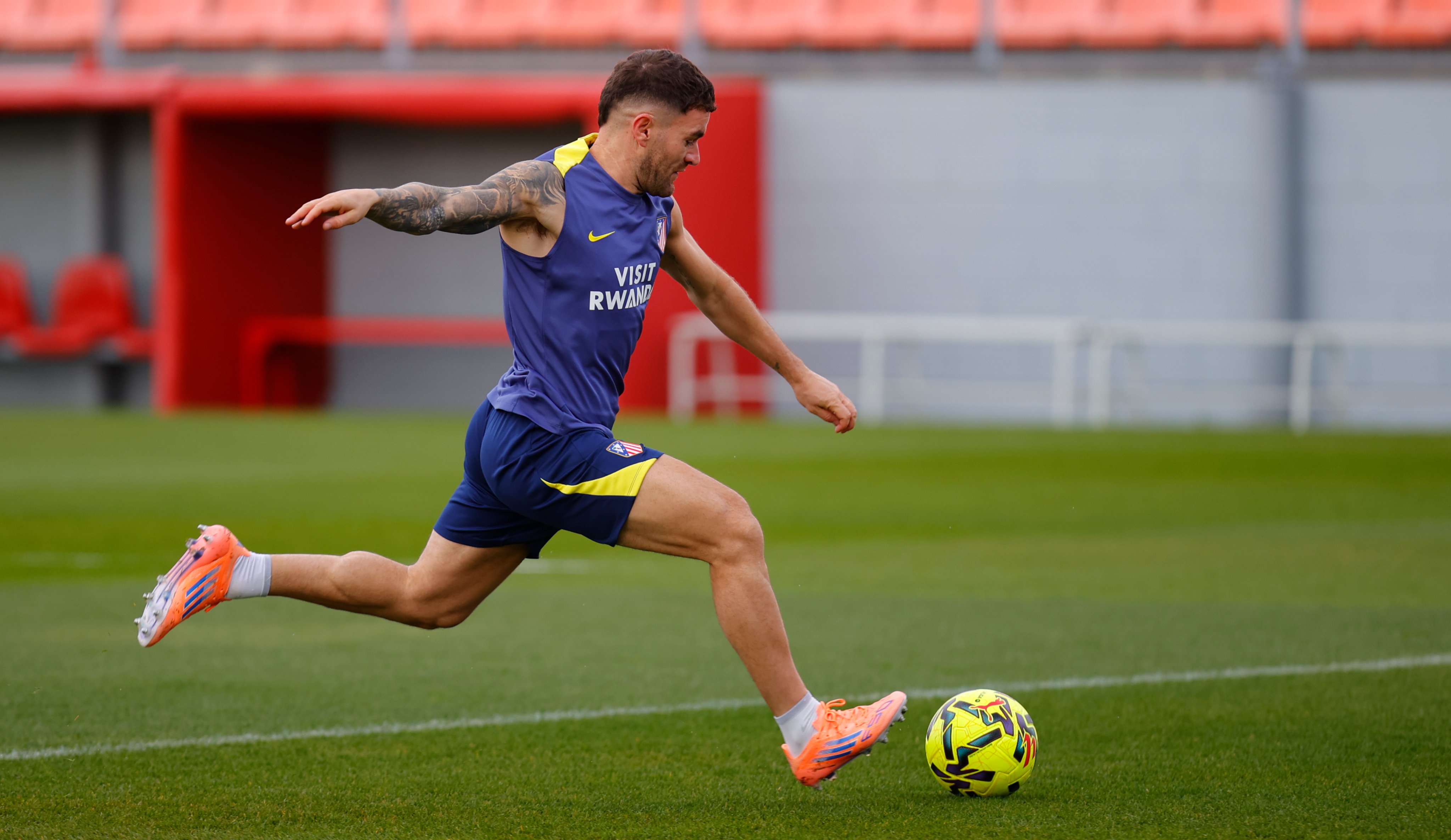 Javi Galán cambia el Metropolitano por El Sadar