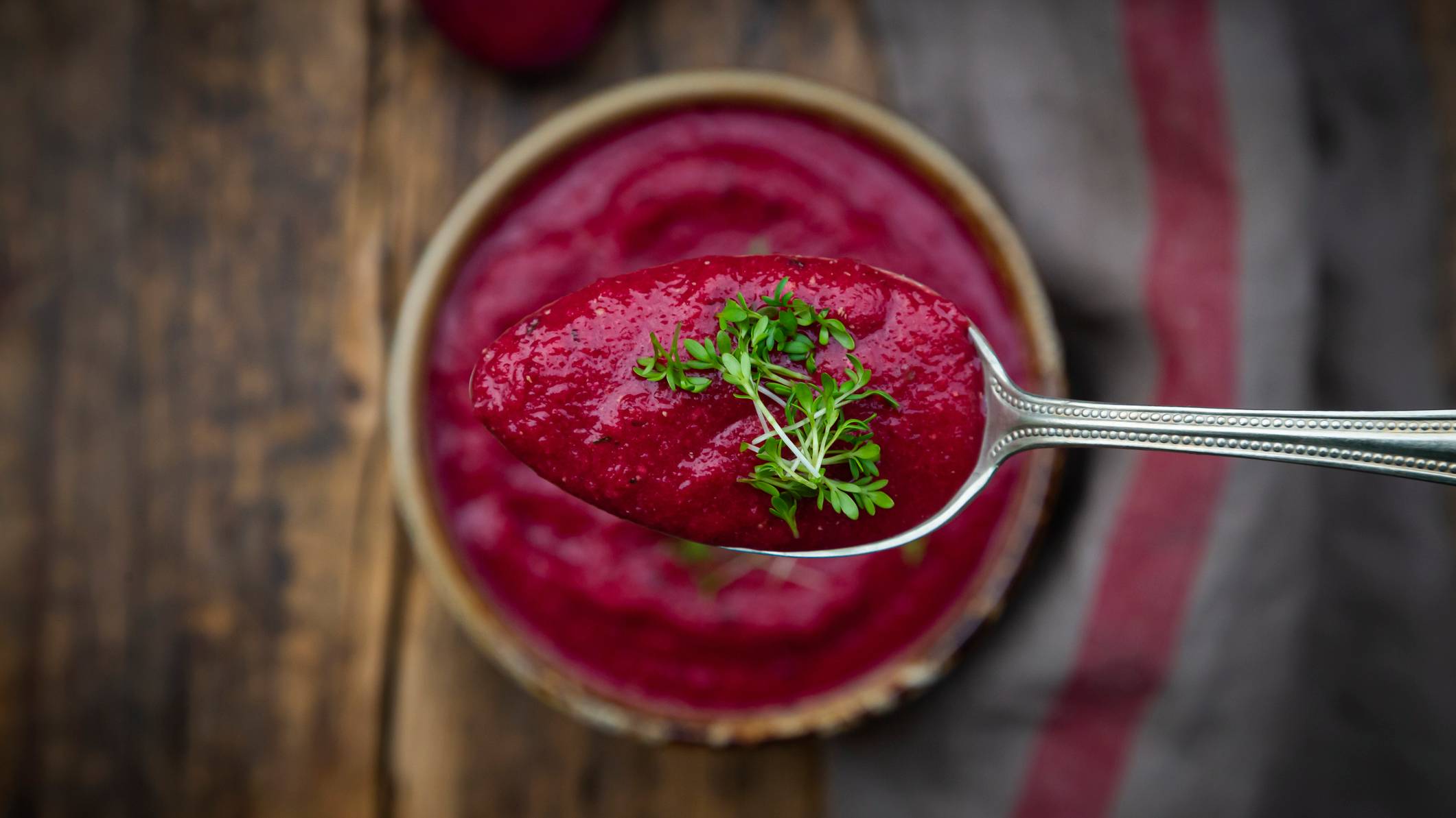 A partir de los 50, esta cena con remolacha es clave para dormir mejor ...