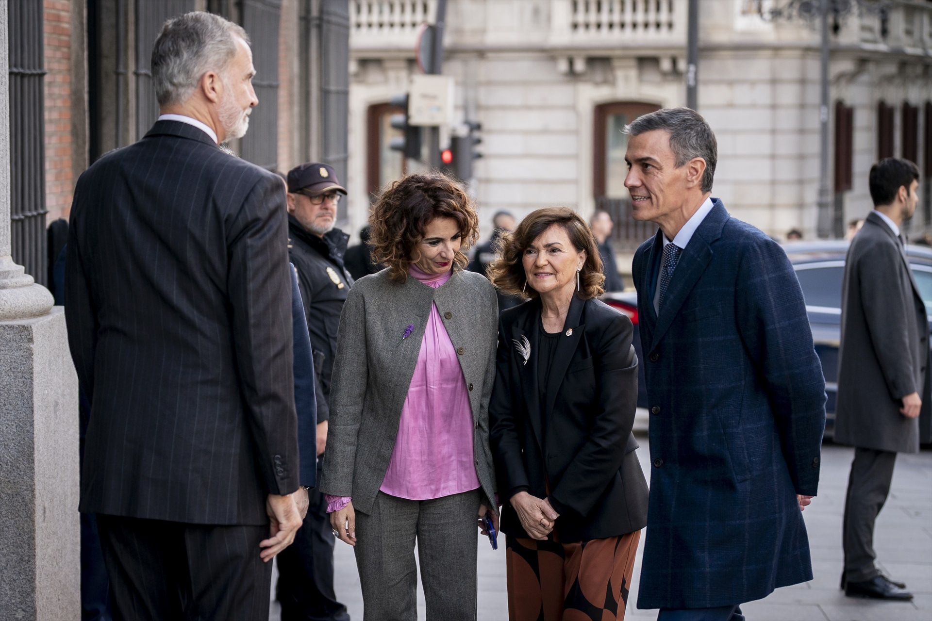 Nuevo enfrentamiento entre el Rey Felipe y Pedro Sánchez: Leonor, en el ...