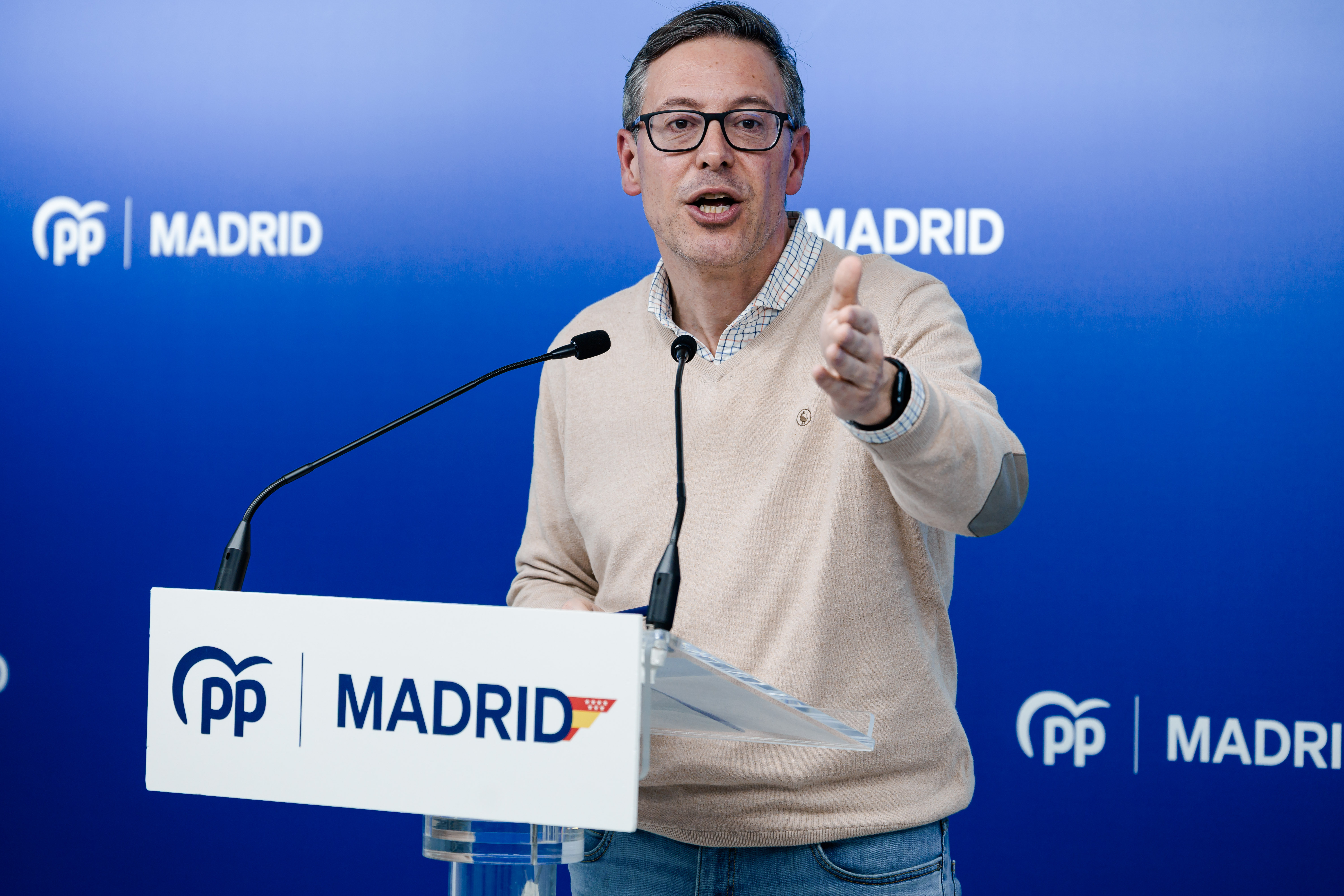Alfonso Serrano arremete contra la izquierda: “Nada tapará la basura ...