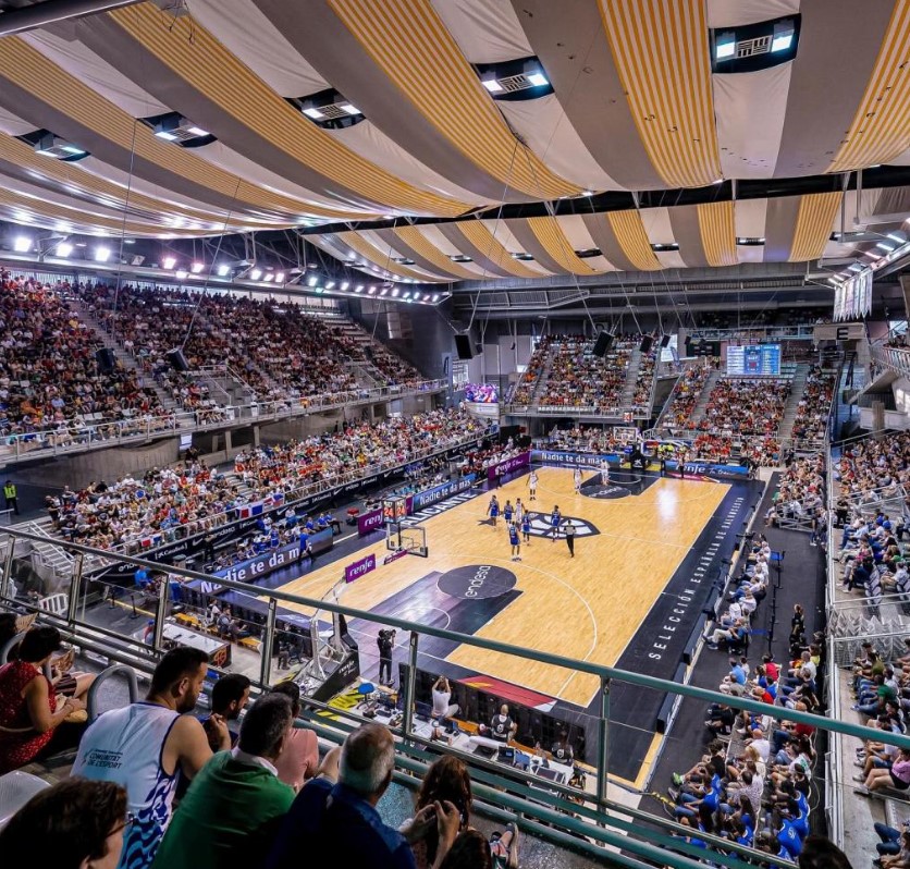 Alicante, con "La Roja": Pantallas gigantes en el Monte Tossal para ...