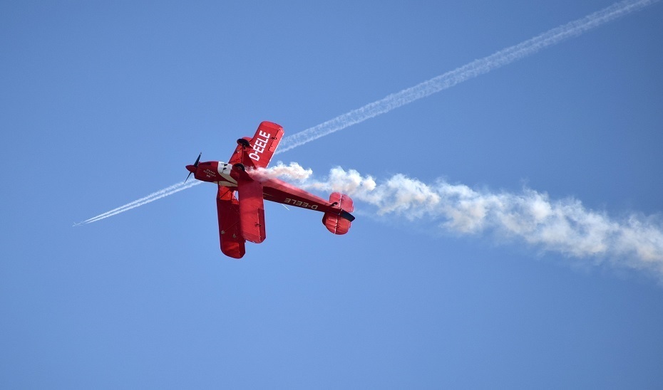 Se estrella una avioneta contra una torre de alta tensión en Isla Mayor ...